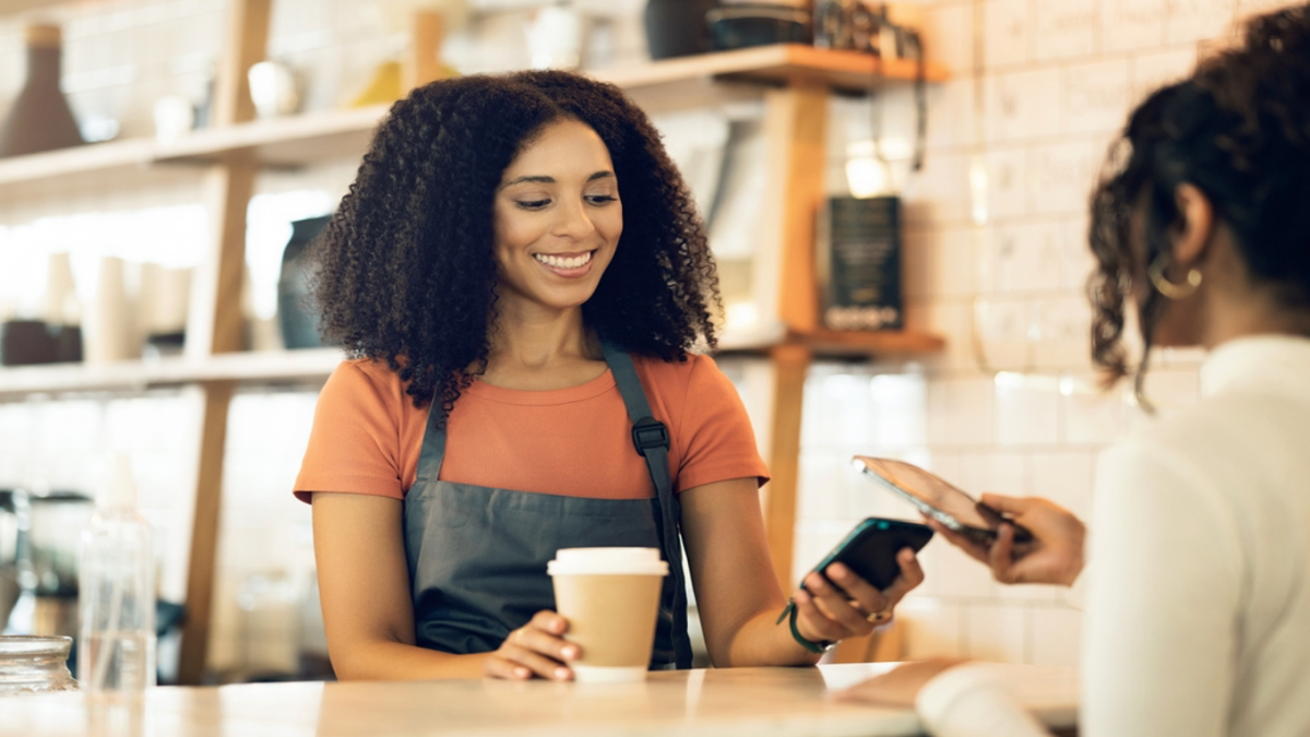 The Rise of Contactless Payment Apps in Small Businesses - DataFileHost